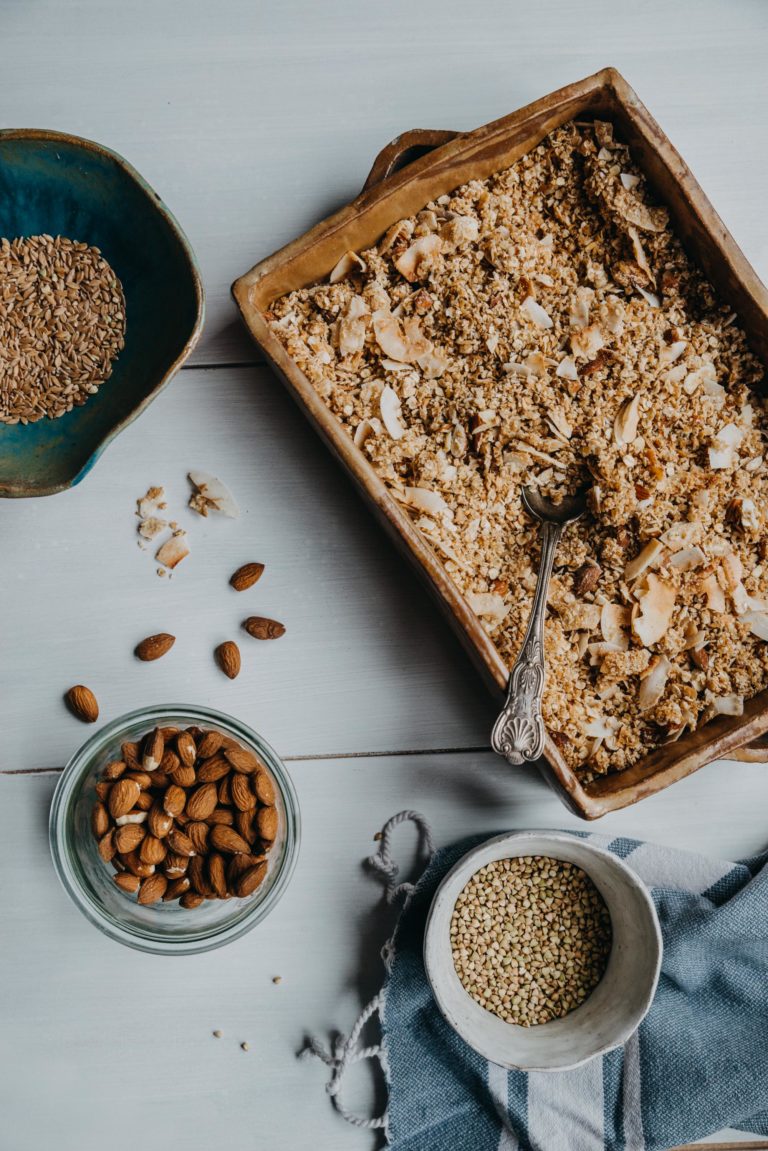 Granola aus selbst geflocktem Vollkorngetreide - Das Mundwerk